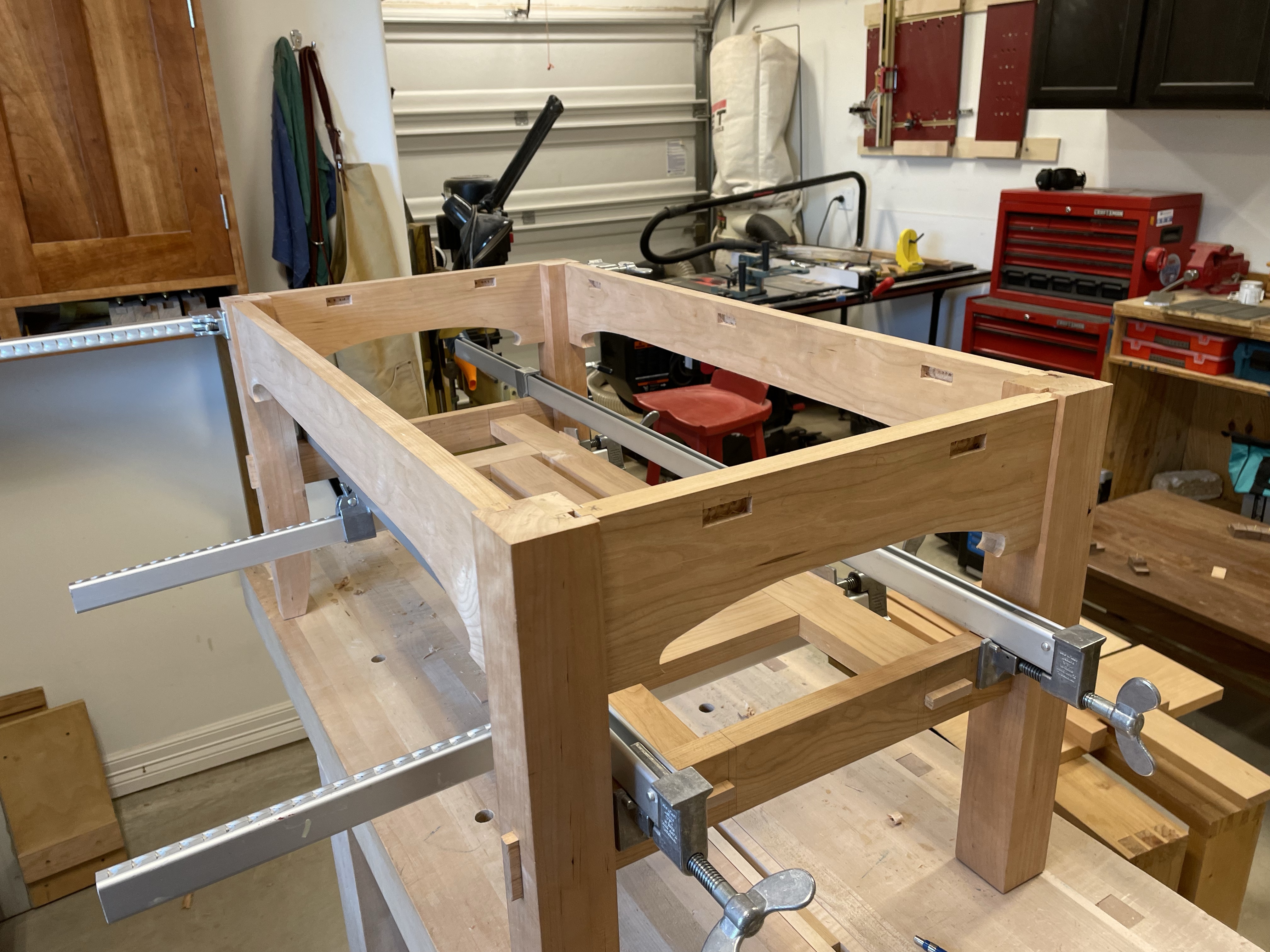 Shaping the Rails – Coffee Table | orepass